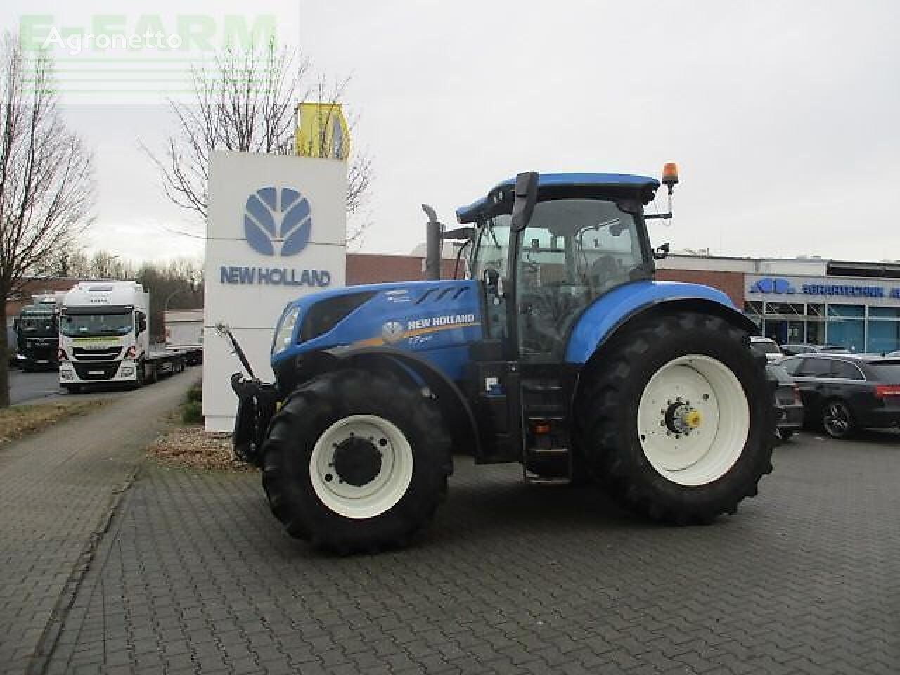 New Holland t7.230 ac traktor točkaš