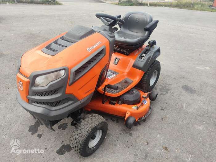 Husqvarna YTH22V48 traktor kosilica