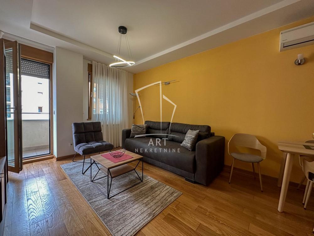 A blok, 53m2 sa garažnim mestom ID#7782111 1.000 €