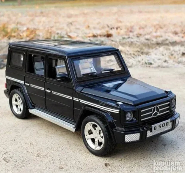 Mercedes G500 Crni metalni sa svetlom i muzikom