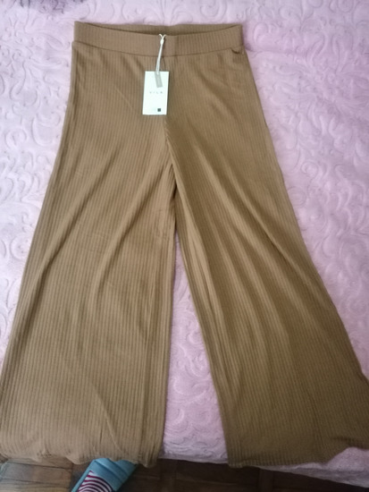 Pantalone Sniženo na 700 rsd.