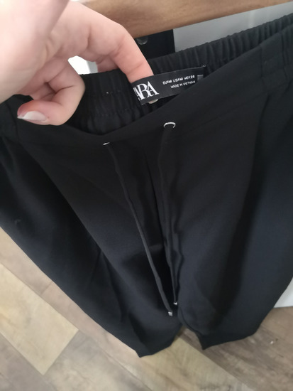 Pantalone zara novo