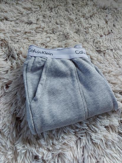 Calvin klein trenerka SNIZENJE 2500