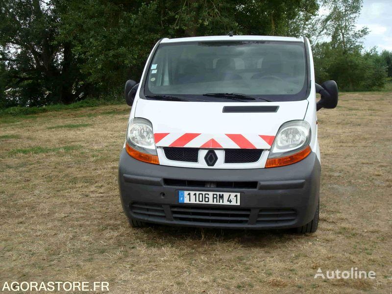 Prodaje se Renault TRAFIC minibus furgon na aukciji