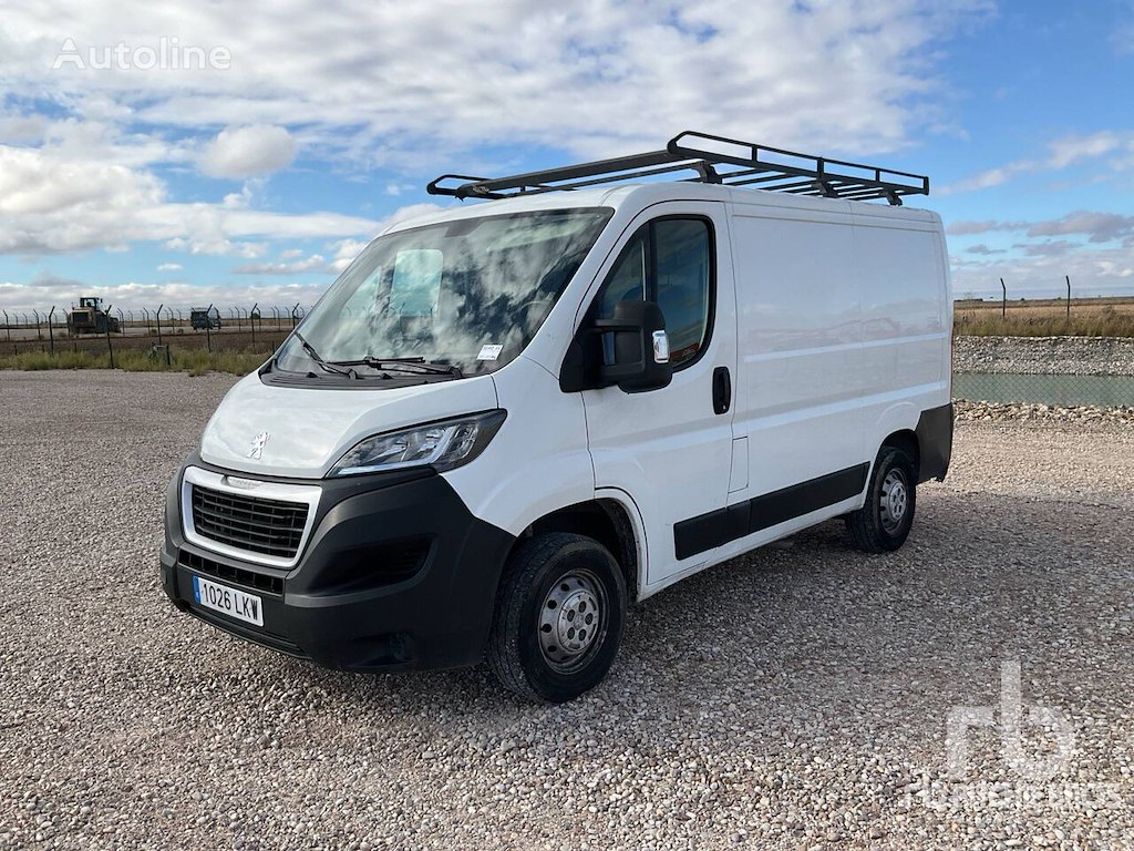 Prodaje se Peugeot BOXER minibus furgon na aukciji