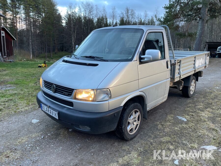 Prodaje se Volkswagen Transporter kamion s ravnom platformom < 3.5t na aukciji