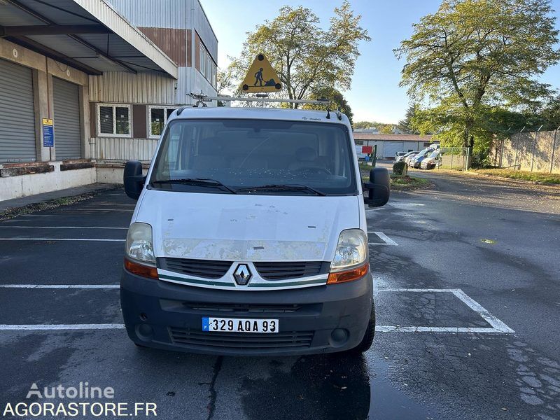 Prodaje se Renault MASTER kamion s ravnom platformom < 3.5t na aukciji