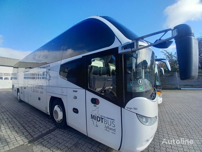 Neoplan Cityliner N 1216 HD turistički autobus