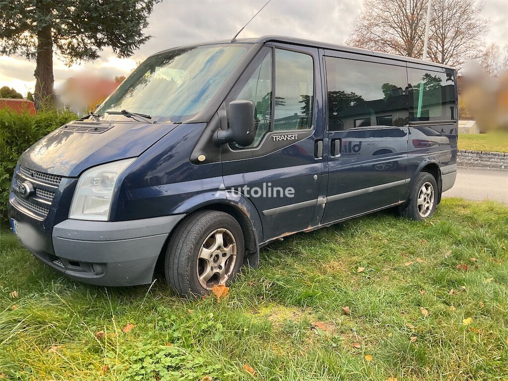 Prodaje se Ford FDF6 putnički minibus na aukciji