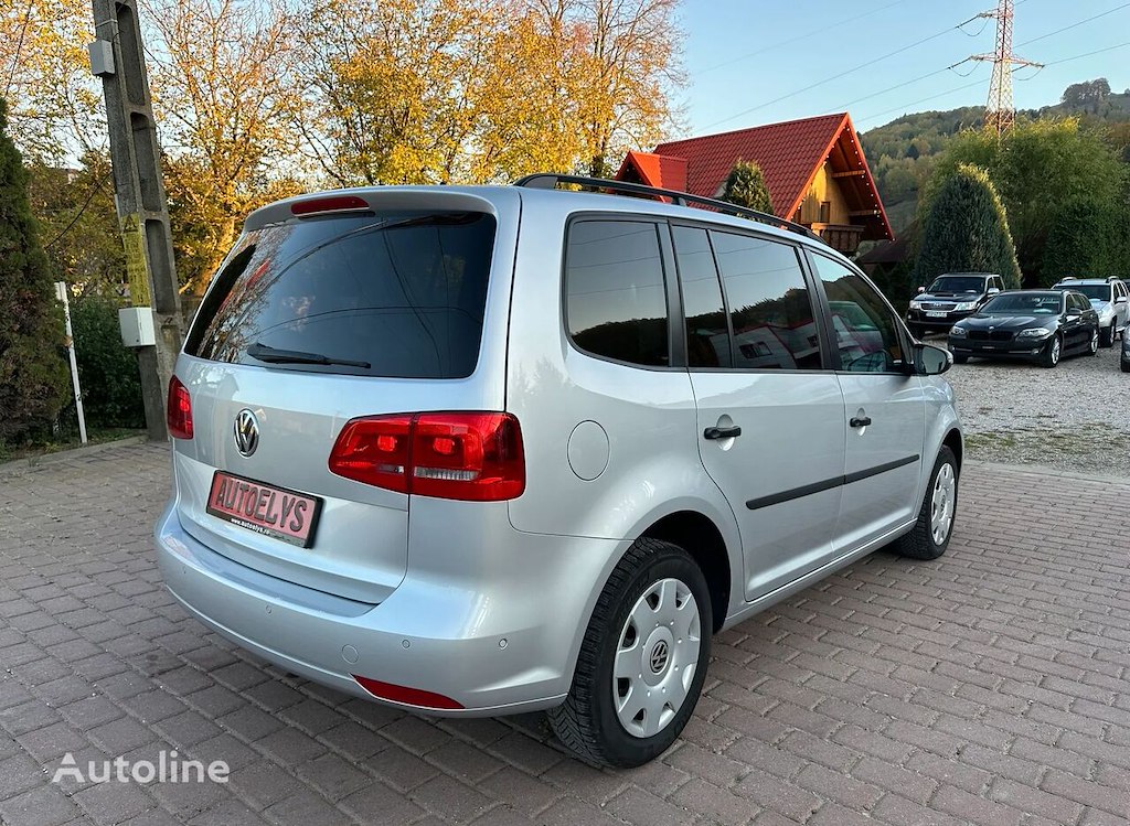 Volkswagen touran minivan