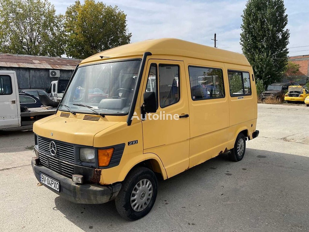 Prodaje se Mercedes-Benz 210 T1 / T2 kombi minibus na aukciji