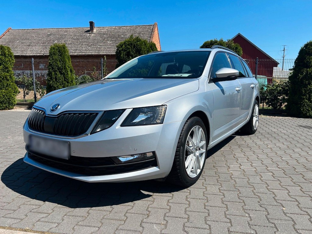 Škoda Combi Ambition DSG, A/C, TEMPOMAT, LED, ALU TOP karavan