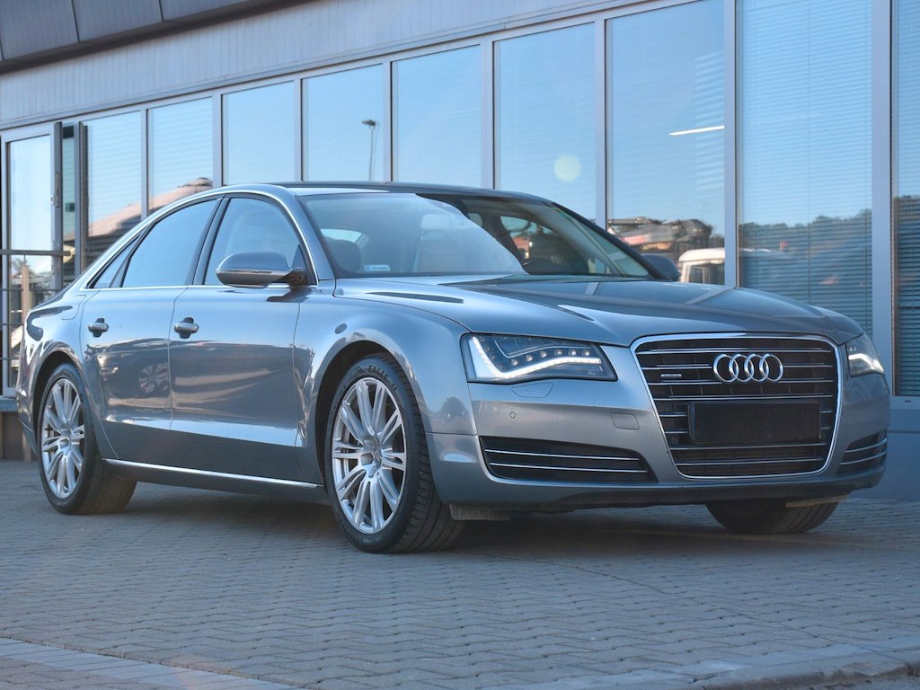 Audi A8 3.0 TDI quattro sedan