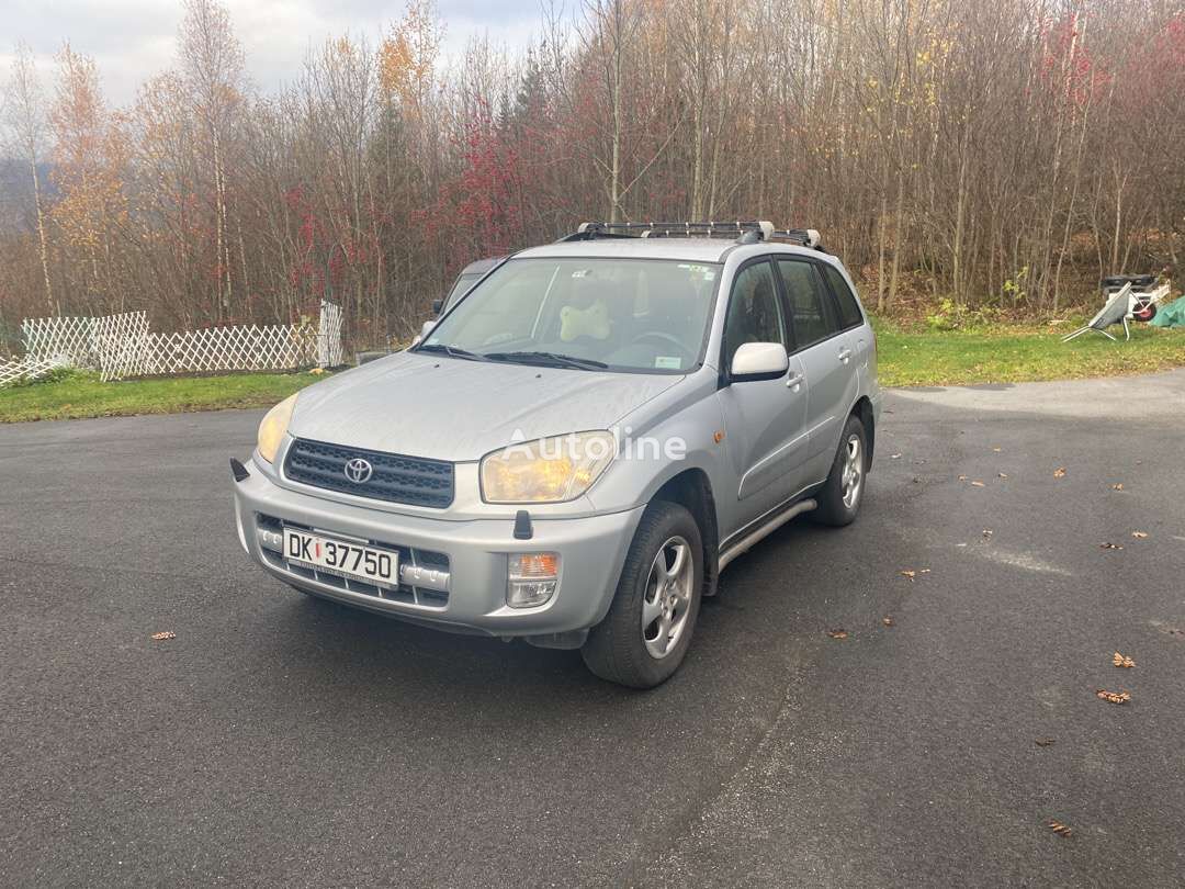 Prodaje se Toyota Rav4 terenac na aukciji