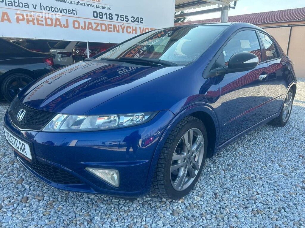 Honda Civic 1.8 VTEC Executive hečbek