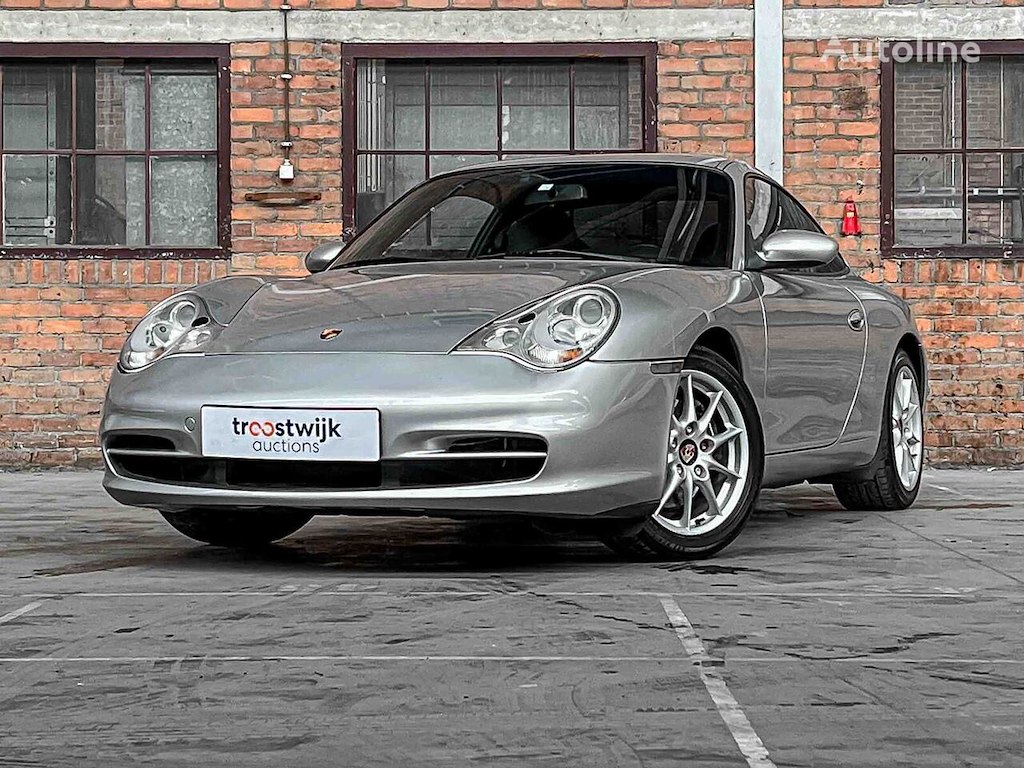 Prodaje se Porsche 911 / 996 Carrera kupe na aukciji