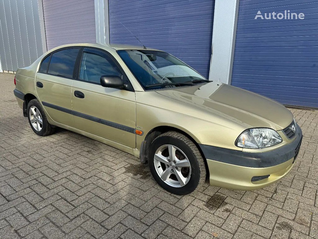 Toyota Avensis **1600VVTI-AC-KLIMA** sedan