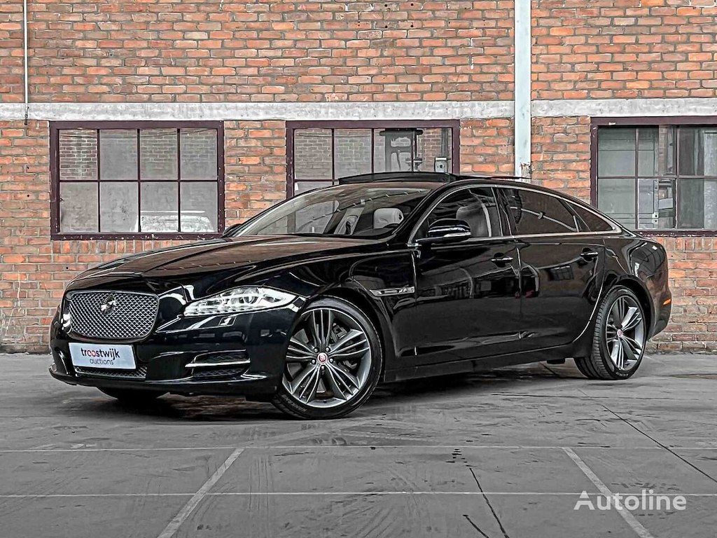 Prodaje se Jaguar XJ sedan na aukciji