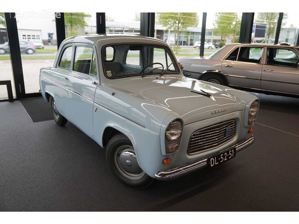 Prodaje se Ford Anglia 101 E sedan na aukciji