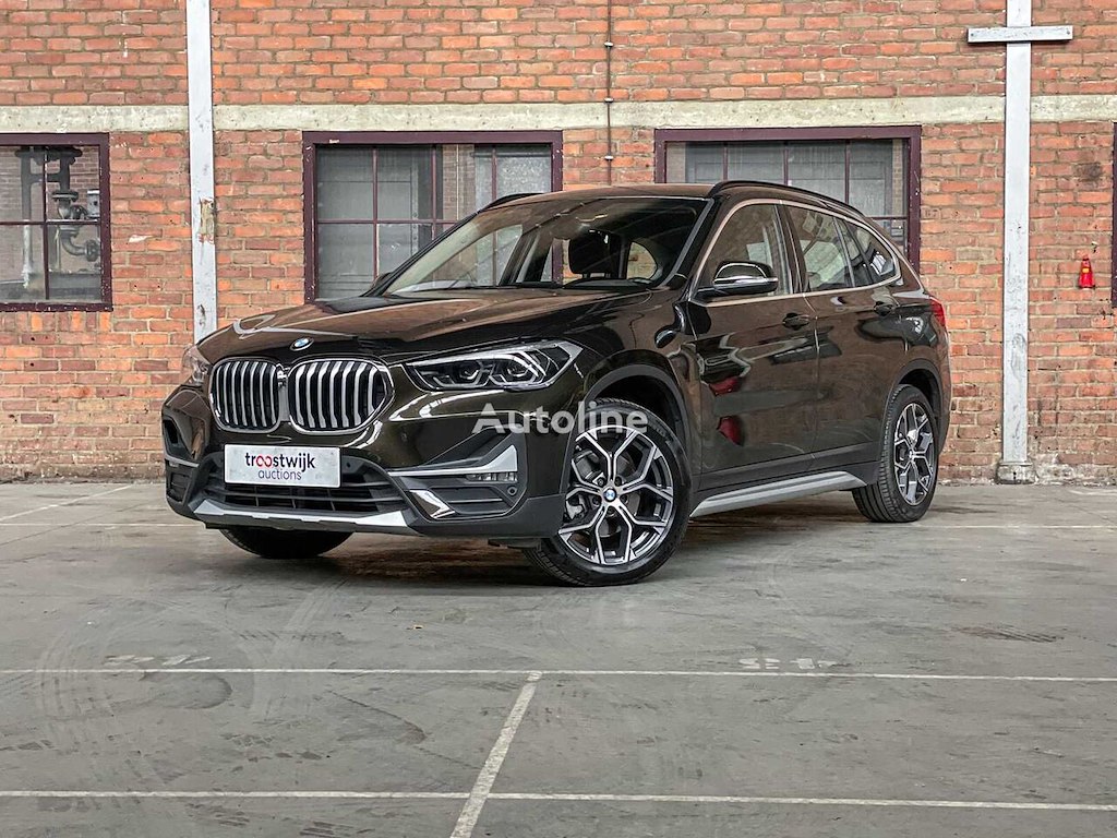 Prodaje se BMW X1 krosover na aukciji