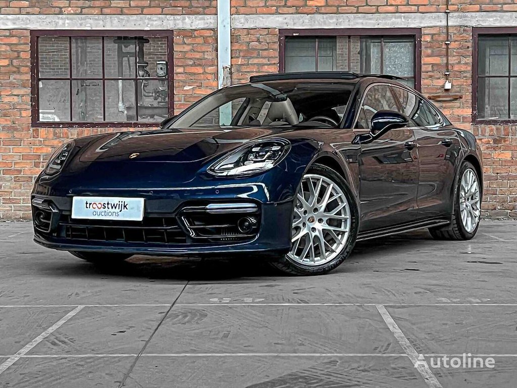 Prodaje se Porsche Panamera sedan na aukciji