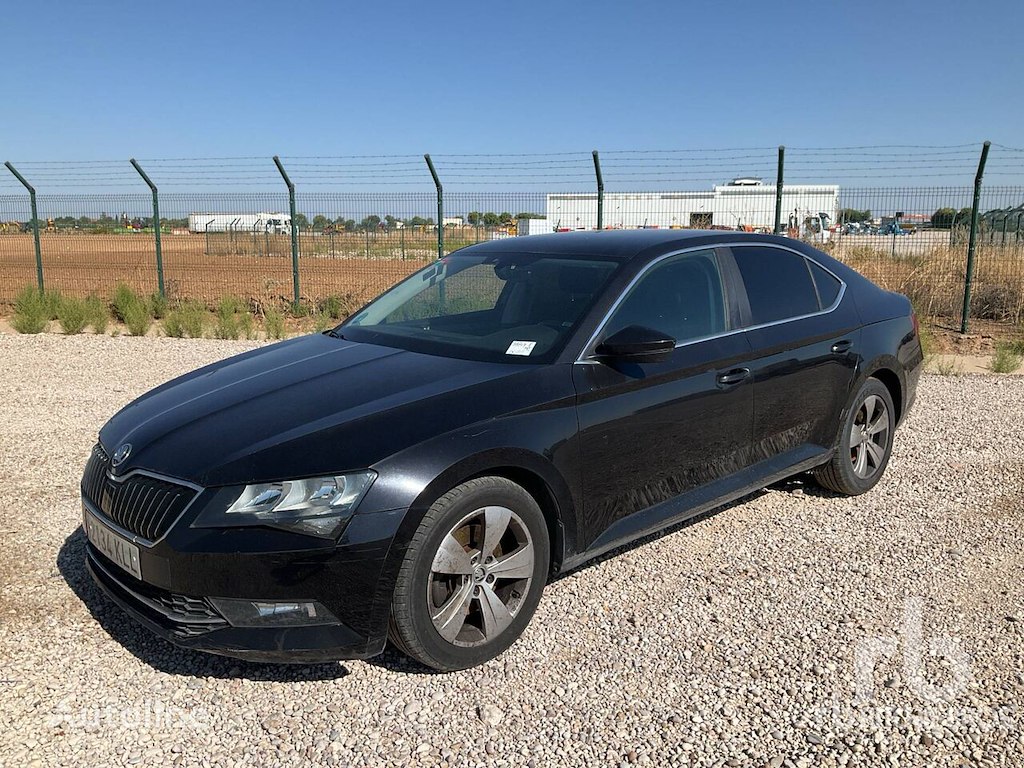 Prodaje se SKODA SUPERB 2.0D krosover na aukciji