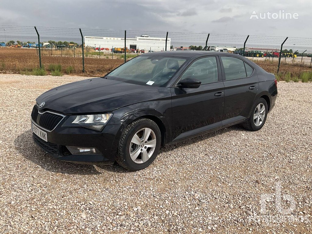 Prodaje se SKODA SUPERB 2.0D krosover na aukciji