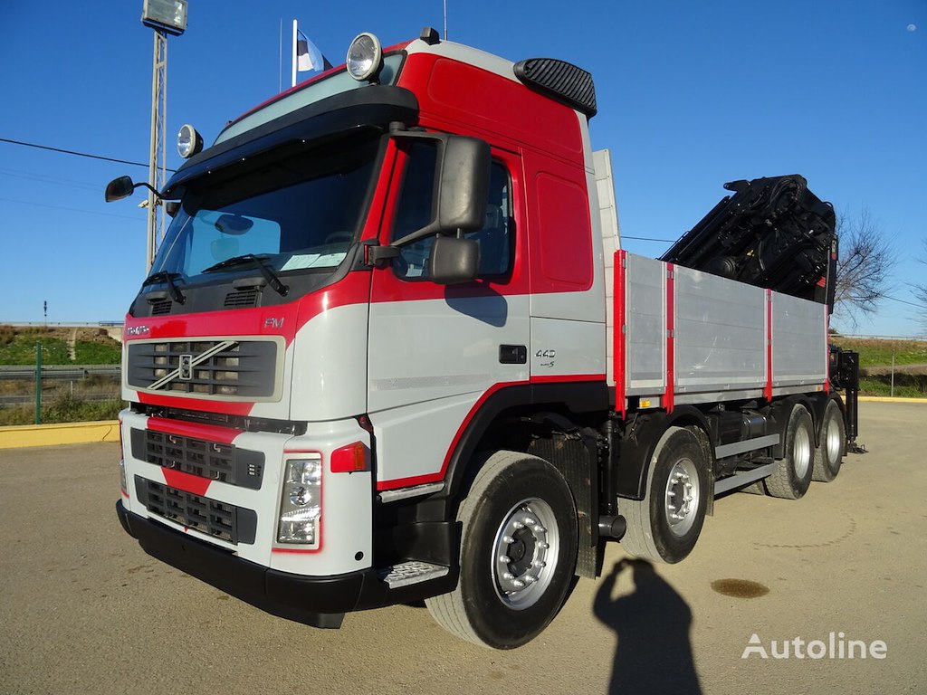 Volvo FM 440 kamion s ravnom platformom