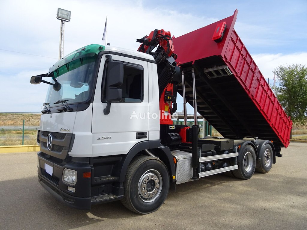 Mercedes-Benz ACTROS 25 46 kamion s ravnom platformom