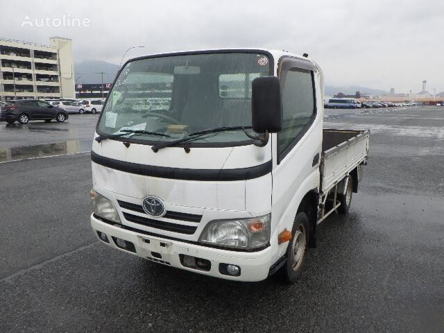 Toyota DYNA kamion s ravnom platformom