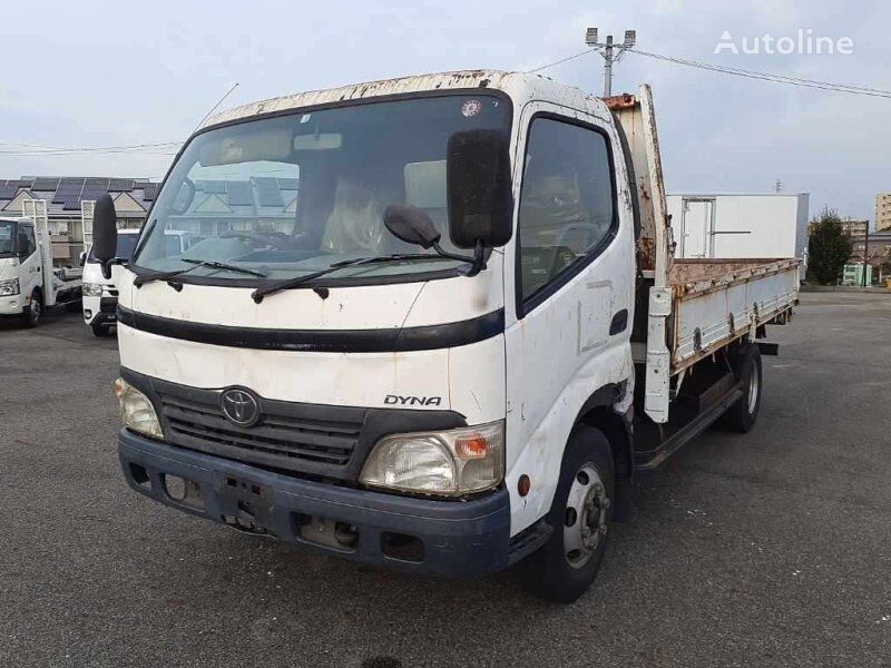 Toyota DYNA kamion s ravnom platformom