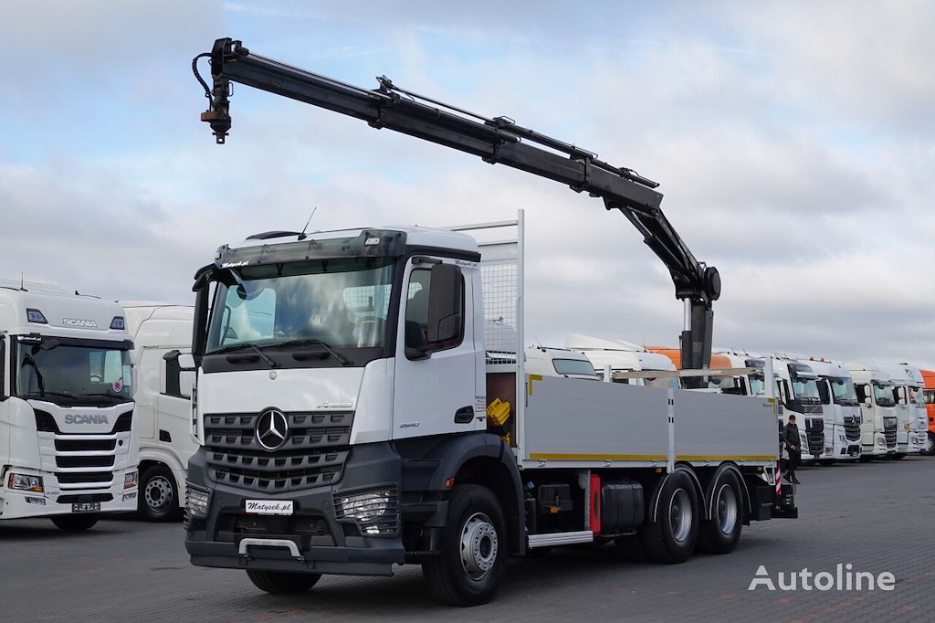 Mercedes-Benz AROCS 26 40 / 6x4 / SKRZYNIOWY - 6,2 M / HDS HIAB 144 -wysów 11 kamion s ravnom platformom