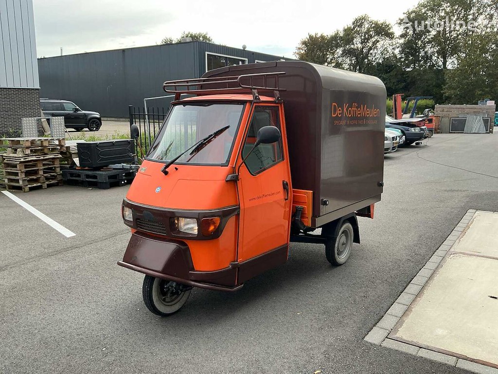 Prodaje se Piaggio Ape50 moped na aukciji