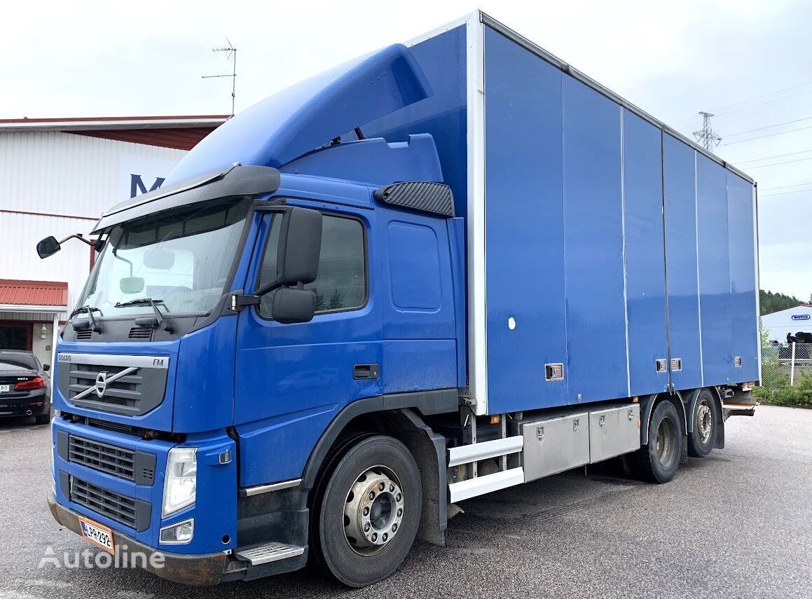 Volvo FM330 6×2 kamion furgon