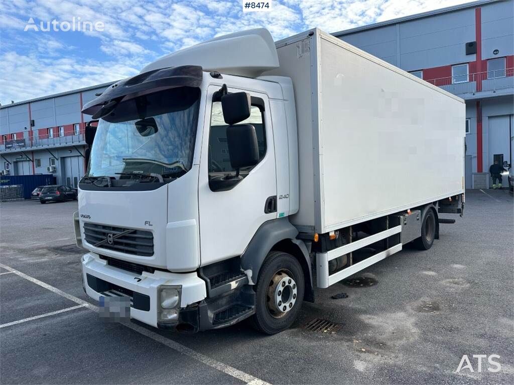 Volvo FL 240 6X2 kamion furgon