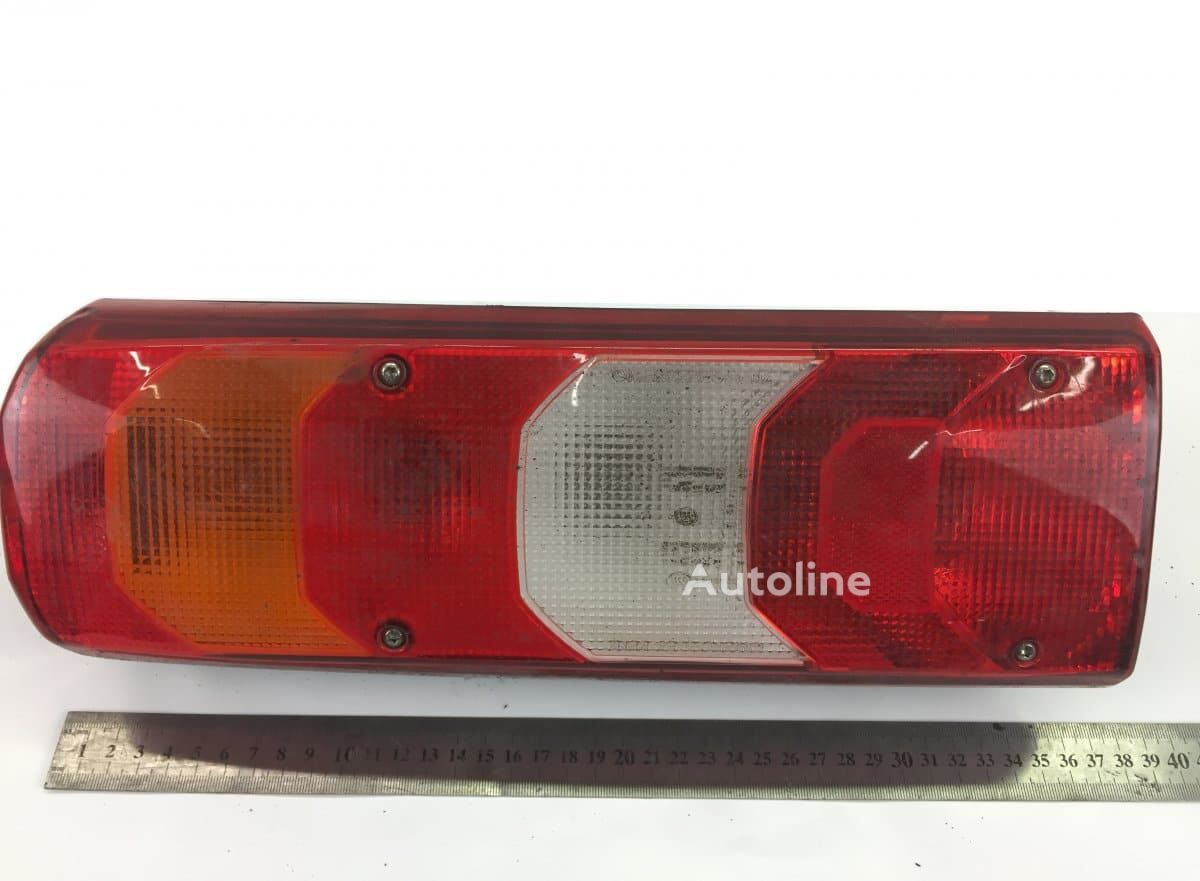 Lampa spate stânga A0035446103 lampica za Mercedes-Benz Benz A0035446103 / A0035441703 / A0035440903 kamiona