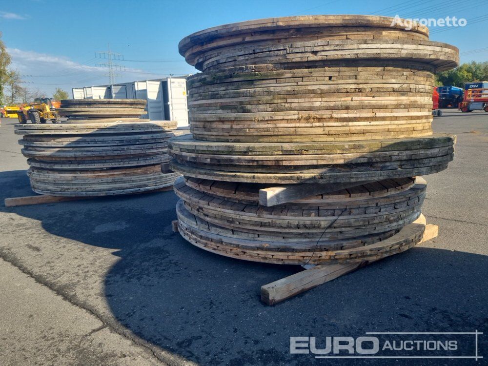 Prodaje se 2 Stacks of Cable Drum Wood sistem za navodnjavanje na aukciji