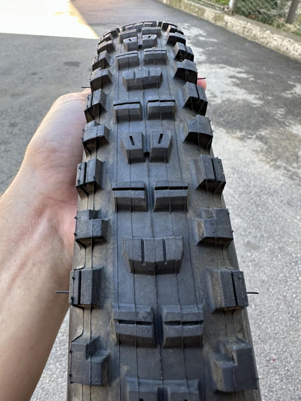 Maxxis DHR nova 2.40