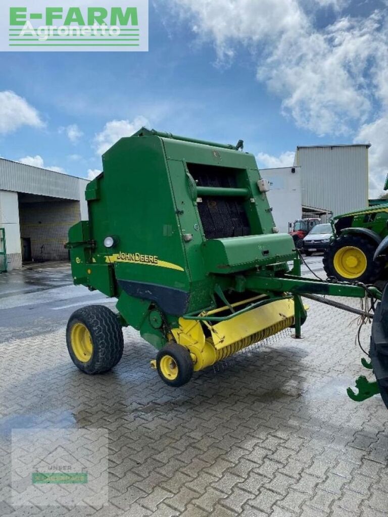 John Deere 582 balirka za četvrtaste bale