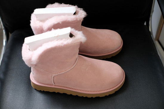 Elegantne UGG Mini Bow čizme