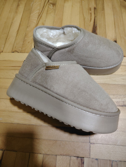 Kao ugg, 36 REZZ