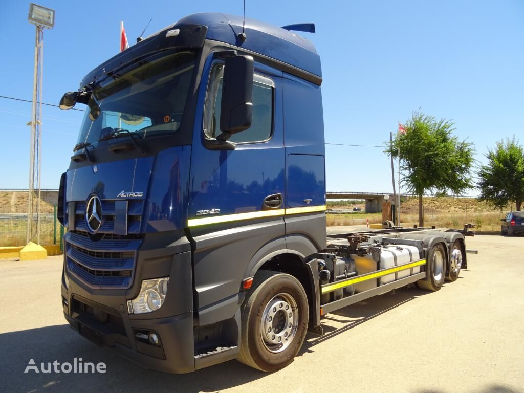 Mercedes-Benz ACTROS 25 42 kamion autopodizač kontejnera