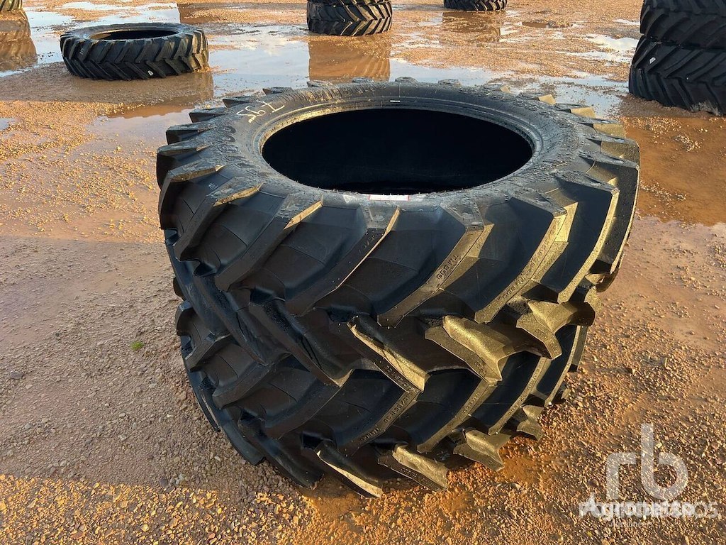 Prodaje se Trelleborg 540/65R38 Qte De 2 Pneus Qty Of 2 gumu za traktore na aukciji