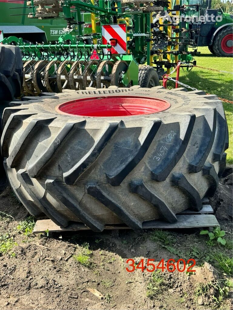 Grasdorf 900/60R42 Trelleborg 10-Loch Fendt rot guma za traktore