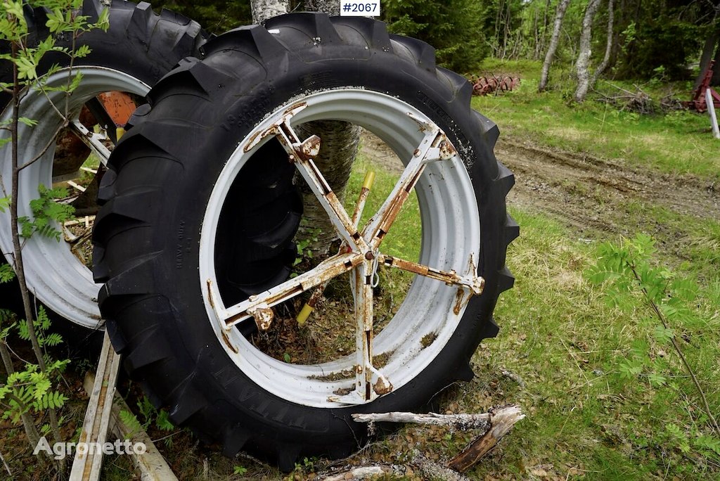 Titan Tvillinghjul (13.6 – 38) til traktor točak