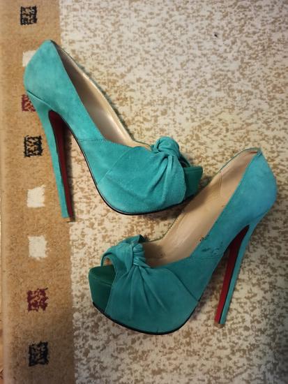 Christian Louboutin zelene cipele 37 snizeno