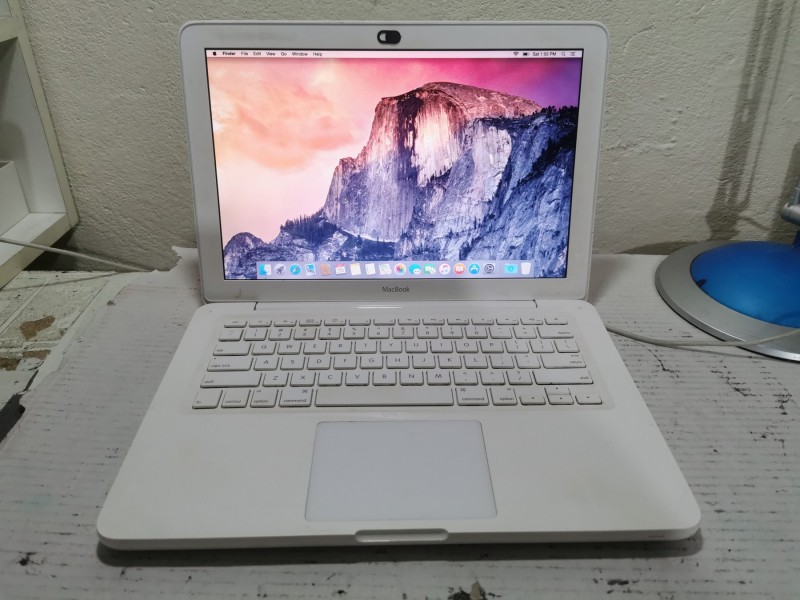 Apple MacBook 6,1 A1342