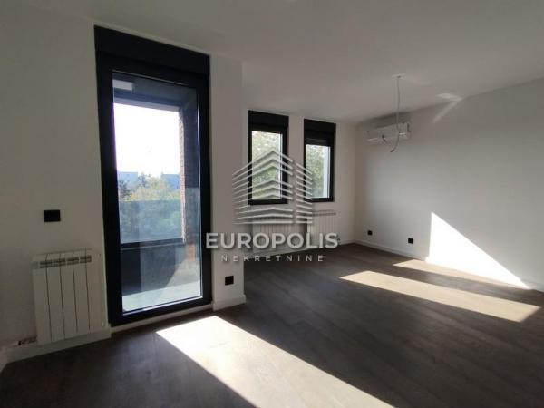 Trosoban stan na prodaju, 85m2, 203.900€