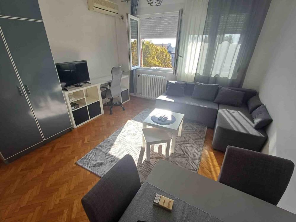 Hadži Ruvimova, Jednosoban stan za izdavanje, 25m2, 500€