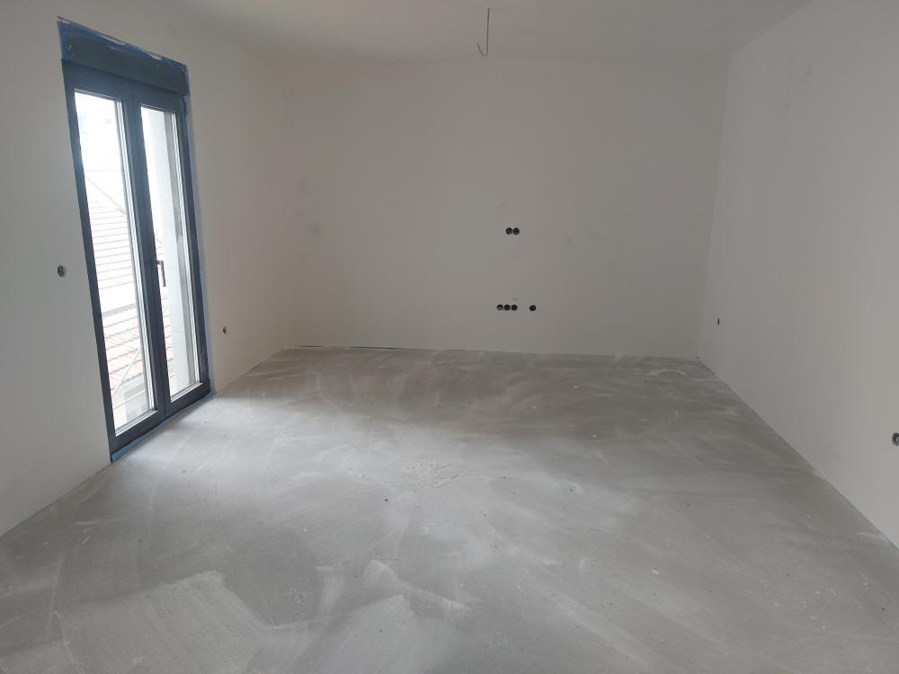 Troiposoban stan na prodaju, 82m2, 180.400€